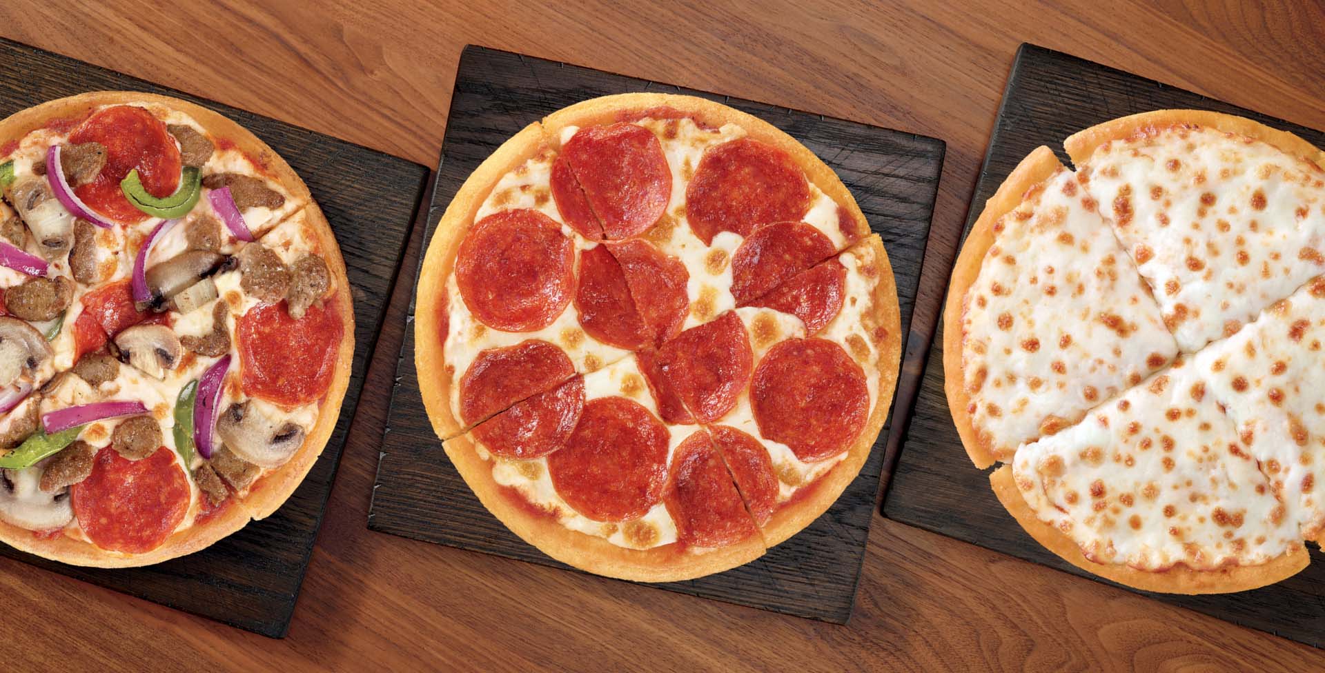 Personal pizza at pizza hut store